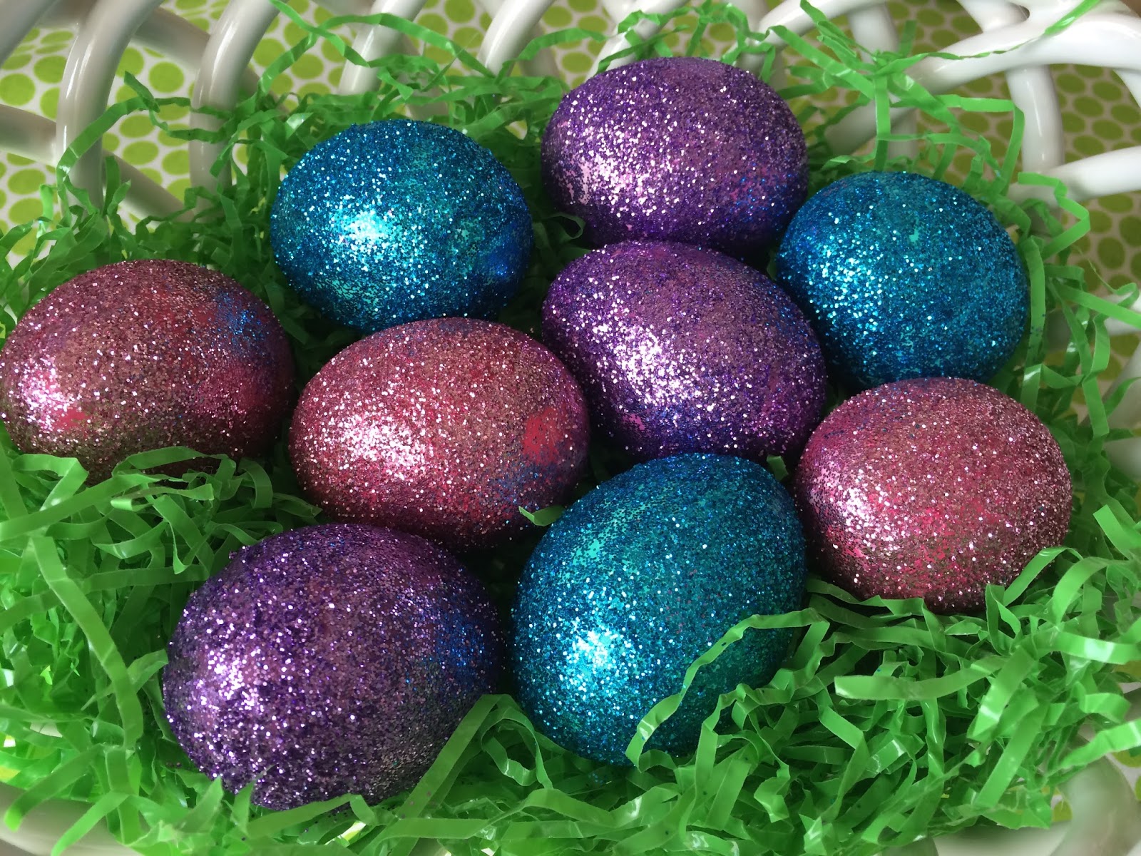 The Preppy Hostess : Glittered Easter Eggs