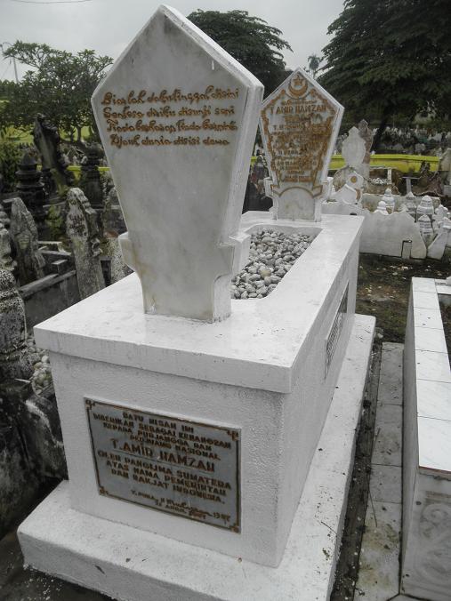 SENI LAMA MELAYU (MALAY OLDEN ART): Makam pujangga Tengku Amir Hamzah ... SENI LAMA MELAYU (MALAY OLDEN ART): Makam pujangga Tengku Amir Hamzah ...