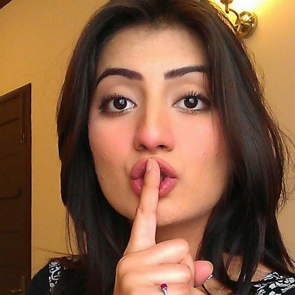 43 Beautiful Uroosa Qureshi Pictures