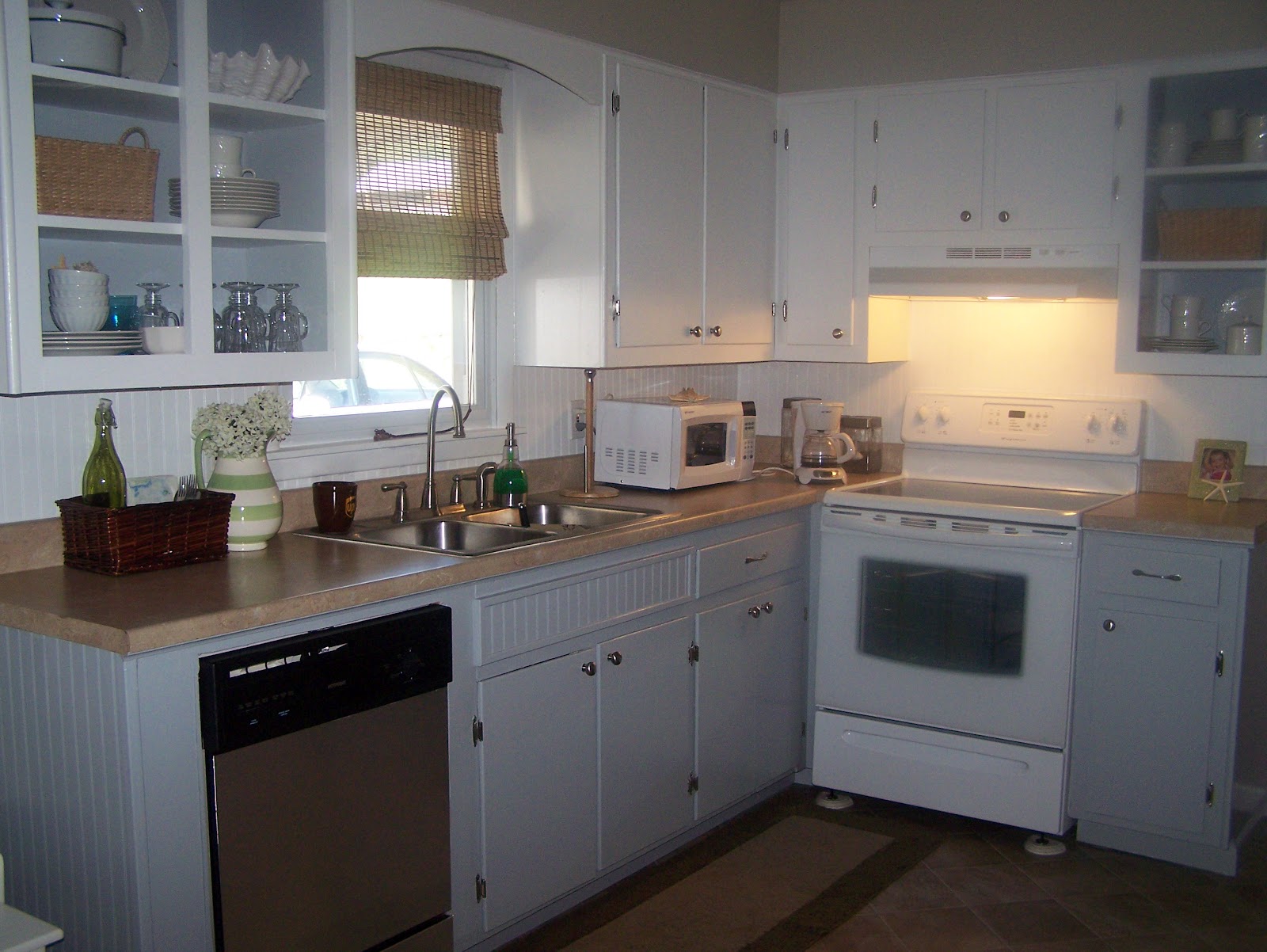 Grace Lee Cottage: Updating old kitchen cabinets Grace Lee Cottage: Updating old kitchen cabinets
