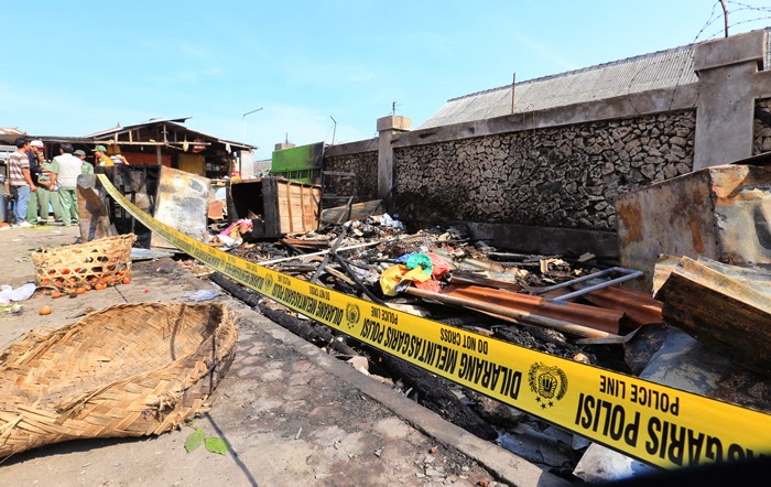 Pasar Mentigi Nusa Penida Kebakaran - Dewata News Pasar Mentigi Nusa Penida Kebakaran - Dewata News