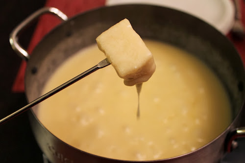 Cook In / Dine Out: Classic Swiss Cheese Fondue Cook In / Dine Out: Classic Swiss Cheese Fondue