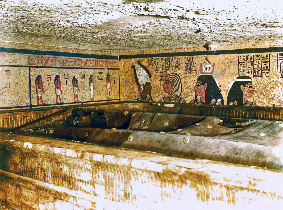 Stunning Colorized Photographs of the Discovery of the Tutankhamun's ...