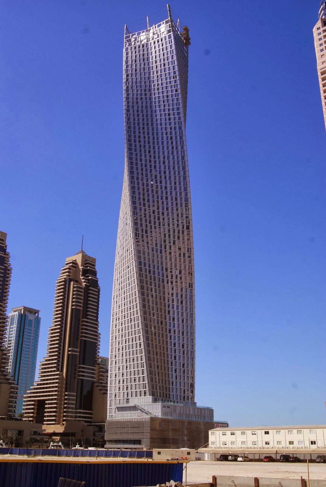 Wolkenkratzer : Dubai - Cayan Tower