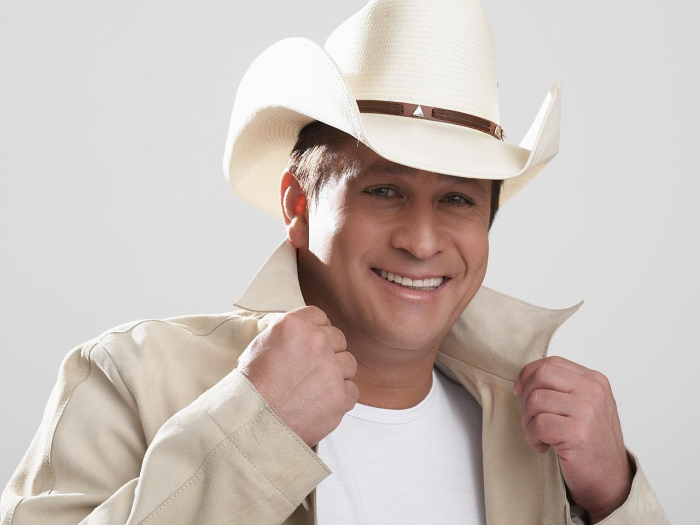 BLOG CLEUBER CARLOS: Cantor Leonardo Foi Convidado a Ser Candidato a ... BLOG CLEUBER CARLOS: Cantor Leonardo Foi Convidado a Ser Candidato a ...