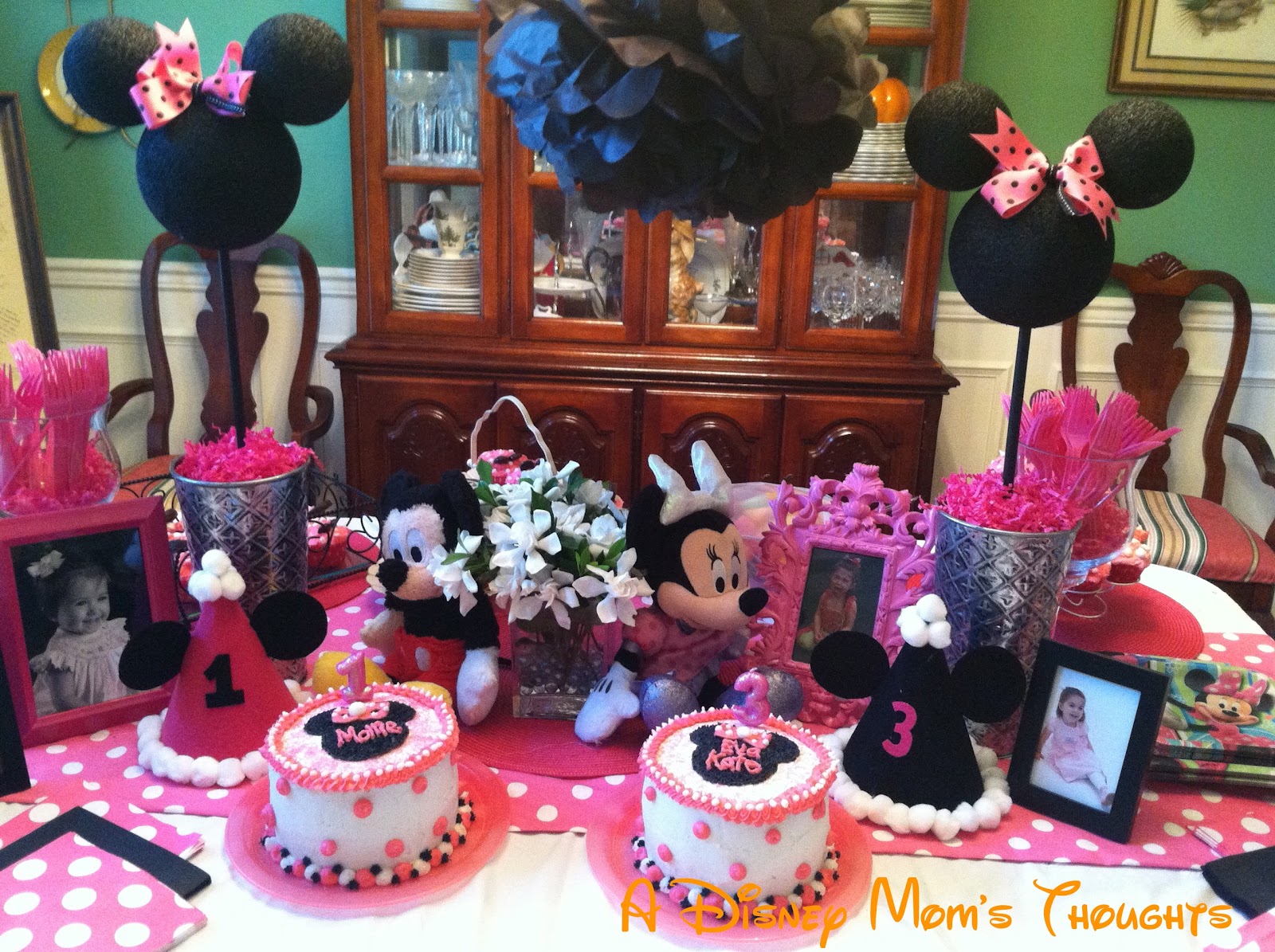 Minnie Mouse Party Table Decoration Photograph Table Decor minnie-mouse-party-table-decoration-photograph-table-decor
