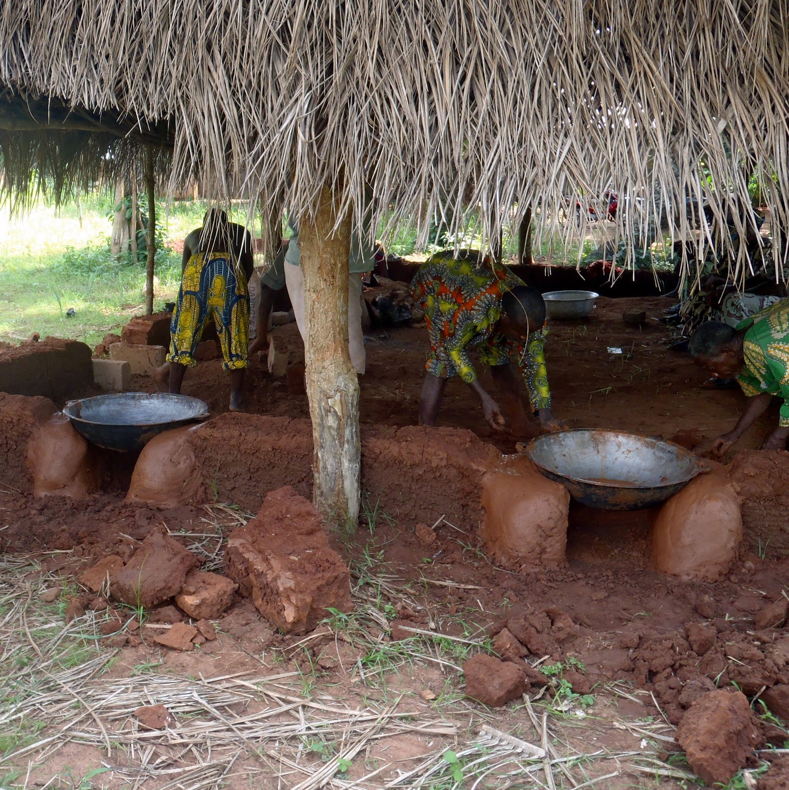 Dwelling Place Benin Muddy Muddy Mud Stove dwelling-place-benin-muddy-muddy-mud-stove