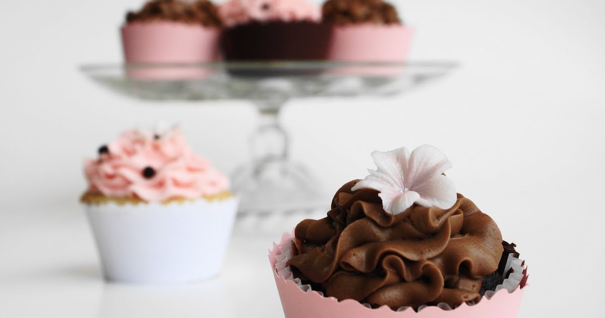 Make Your Own Cupcake Wrappers LilaLoa Make Your Own Cupcake Wrappers make-your-own-cupcake-wrappers-lilaloa-make-your-own-cupcake-wrappers