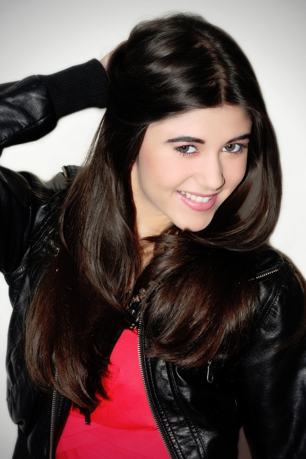 RCN America CA: Musician Spotlight: Singer Elizabeth Elias RCN America CA: Musician Spotlight: Singer Elizabeth Elias