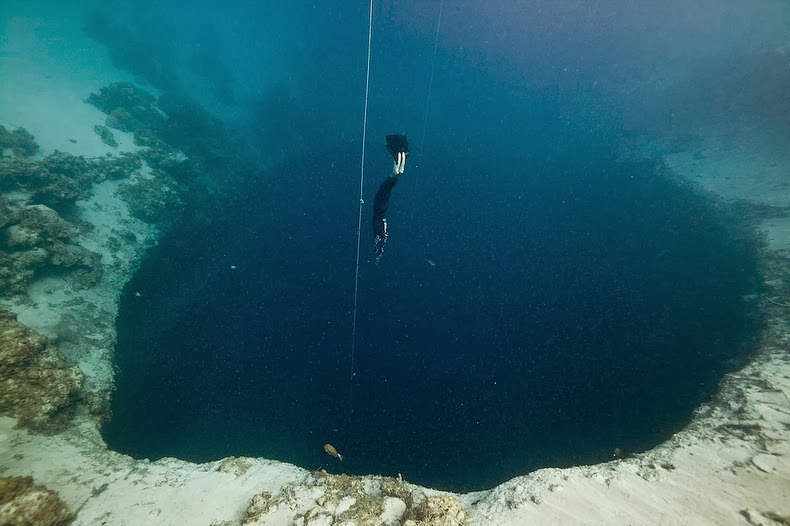 El Agujero Azul de Dean, el agujero azul más profundo del mundo - RUTA 33 El Agujero Azul de Dean, el agujero azul más profundo del mundo - RUTA 33