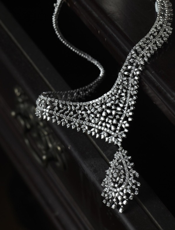 Gold And Diamond Jewellery Designs Tanishq Bride gold-and-diamond-jewellery-designs-tanishq-bride