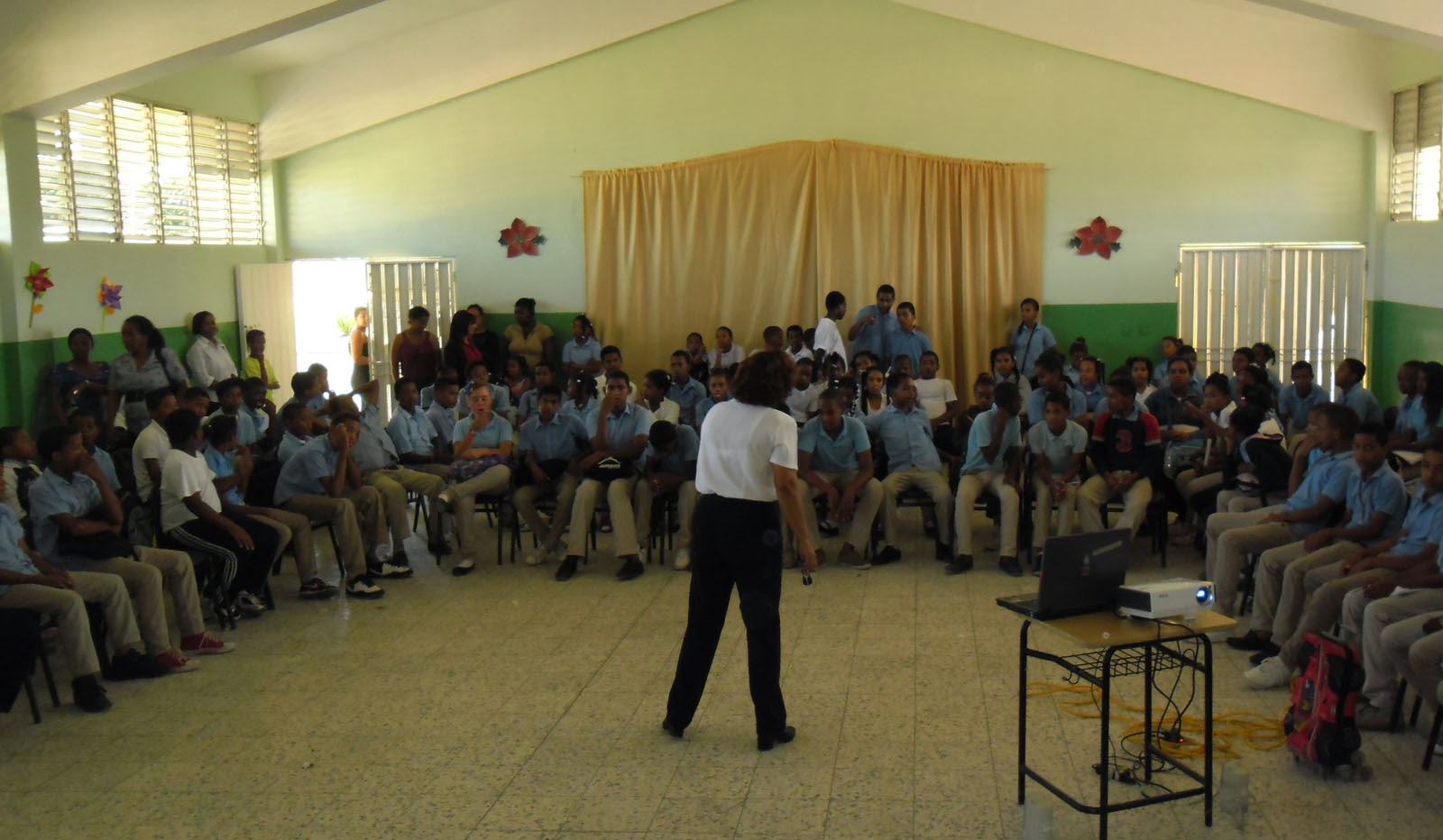 Encuentro entre culturas ~ Escuela Sector Sureste Encuentro entre culturas ~ Escuela Sector Sureste