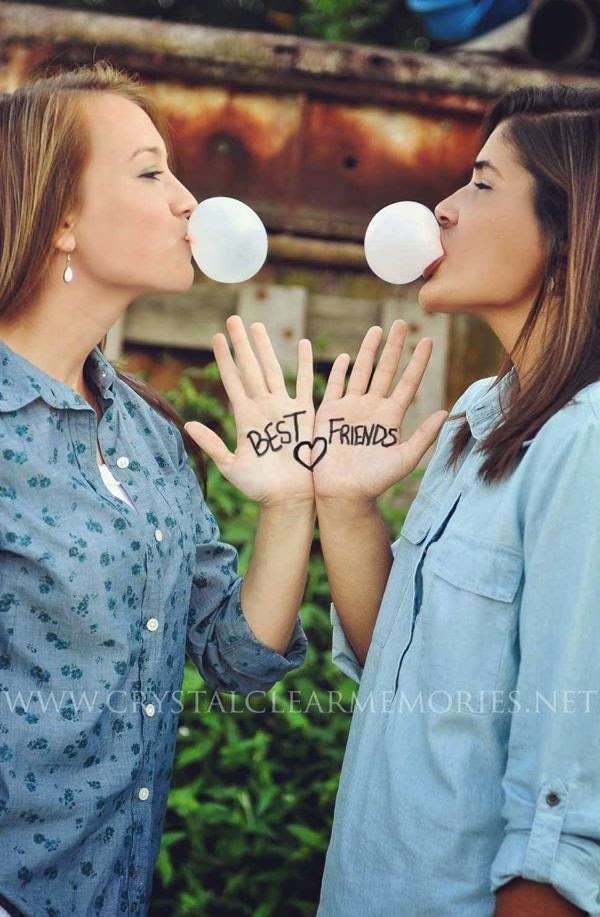 37 Impossibly Fun Best Friend Photography Ideas - DIY Craft Projects