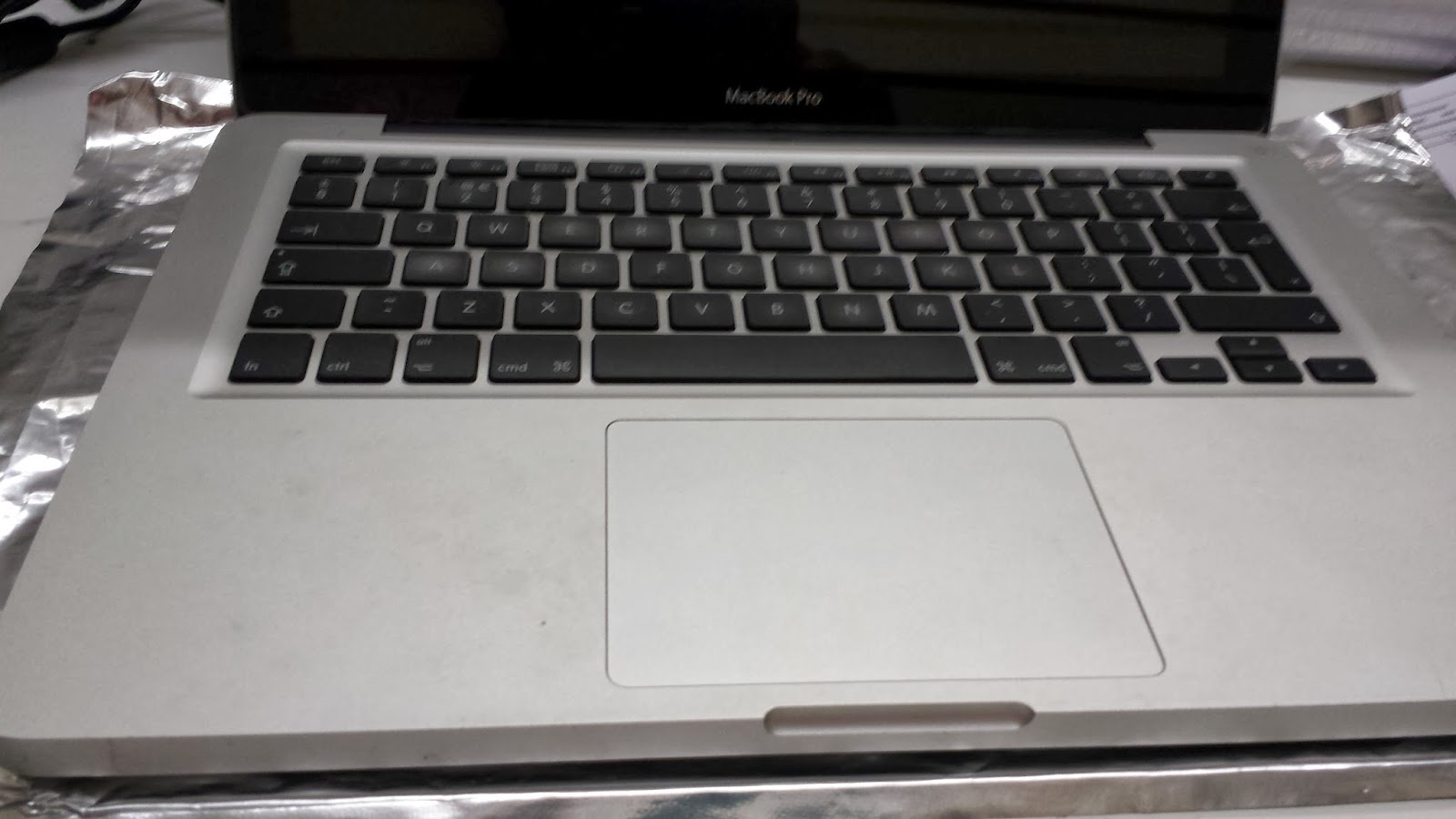 BDTech Tutorial How To Remove Keyboard From Mac Book Pro bdtech-tutorial-how-to-remove-keyboard-from-mac-book-pro