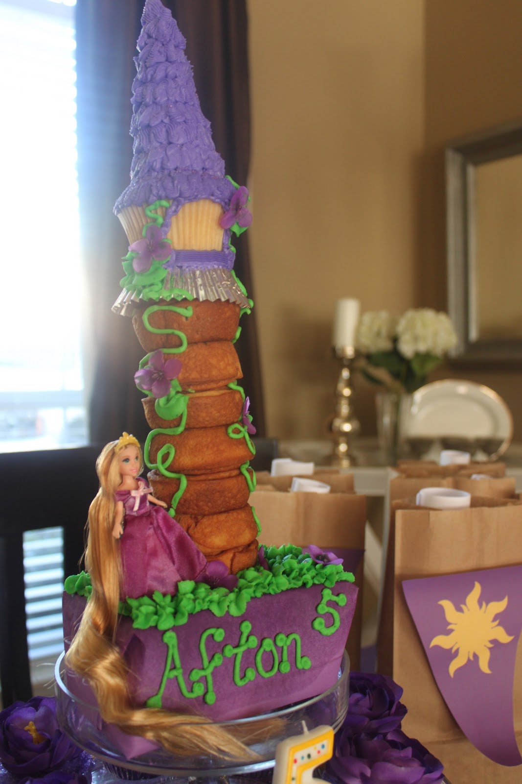 Crafty Texas Girls: Crafty How-To: Make a Tangled Rapunzel Tower Cake