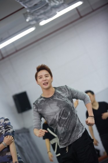 '2014 Incheon Asian Games' revelan fotos de JYJ practicando 'Only One'