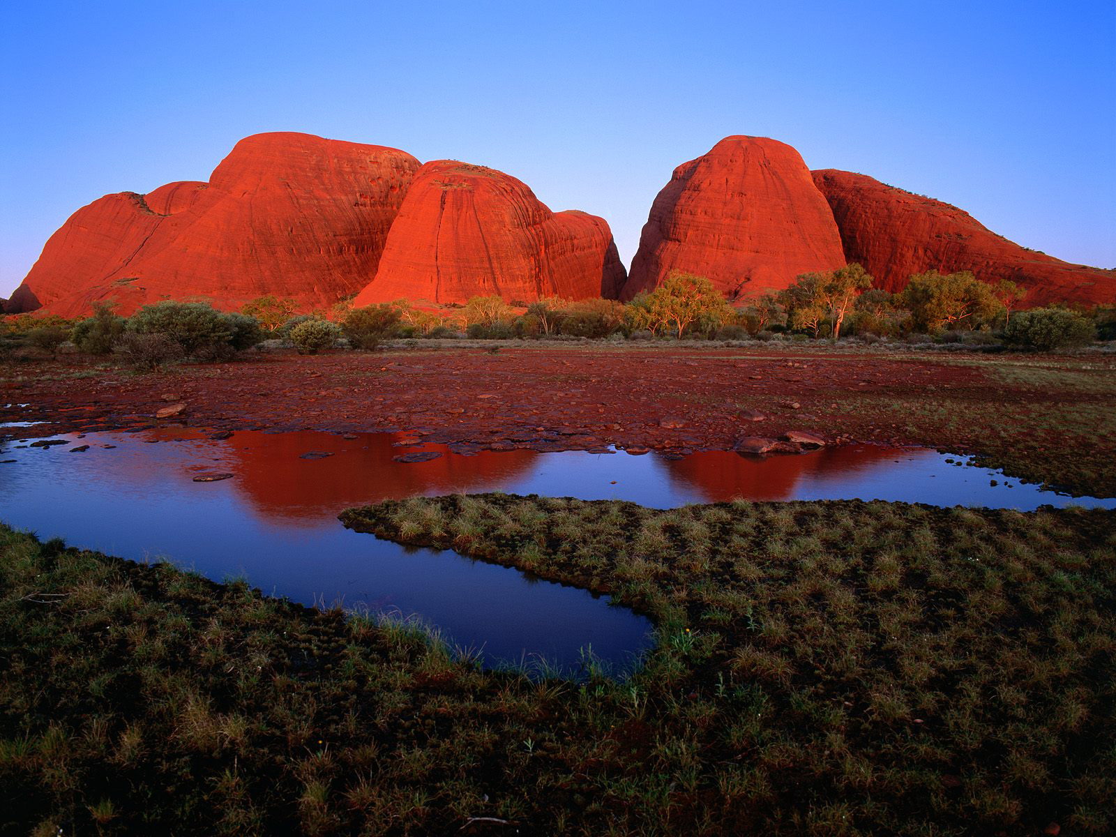 Phoebettmh Travel: (Australia) –Getting to Uluru (Ayers Rock) Phoebettmh Travel: (Australia) –Getting to Uluru (Ayers Rock)
