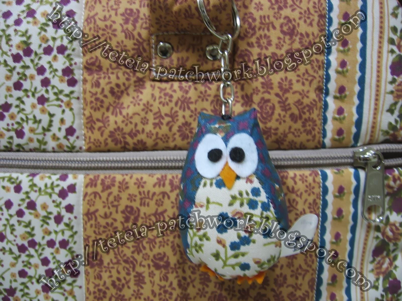 Tetéia Patchwork: Maleta de viagem_faixas patchwork/bege - cod 33