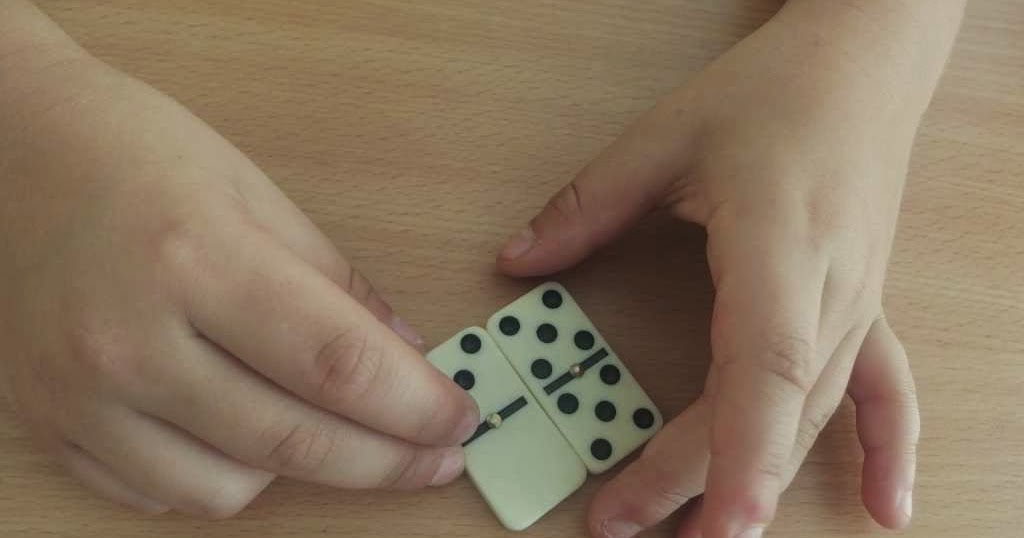 Domino na matematyce ~ Zamiast kserówki. Domino na matematyce ~ Zamiast kserówki.