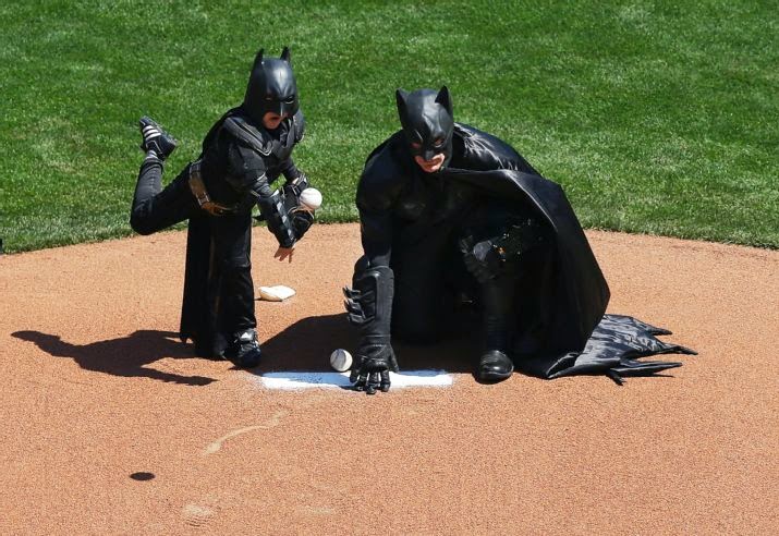 ARI vs SF, 개막전 시구는 소년 영웅.swf : MLBPARK