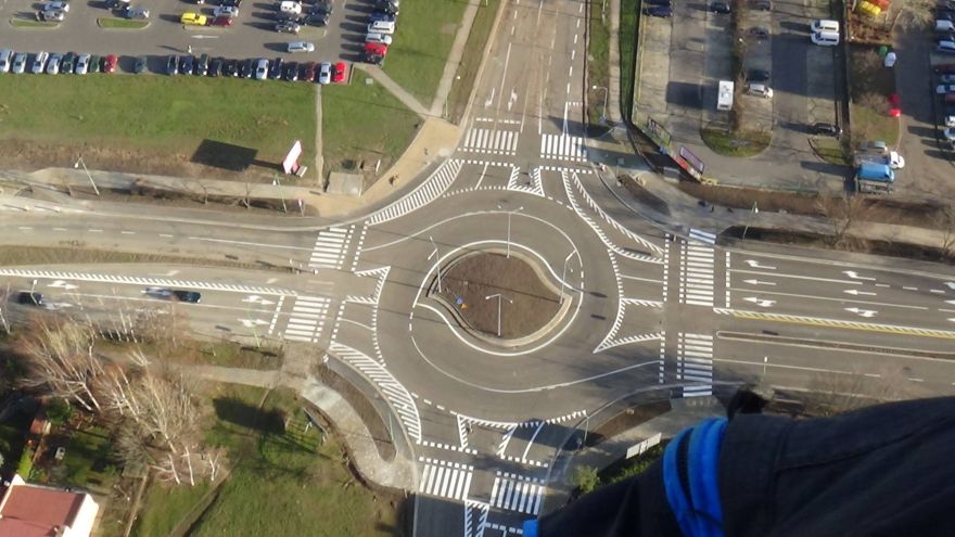 Rondo, czyli kazdy na swój ......: 52. Rondo turbinowe w Legnicy.