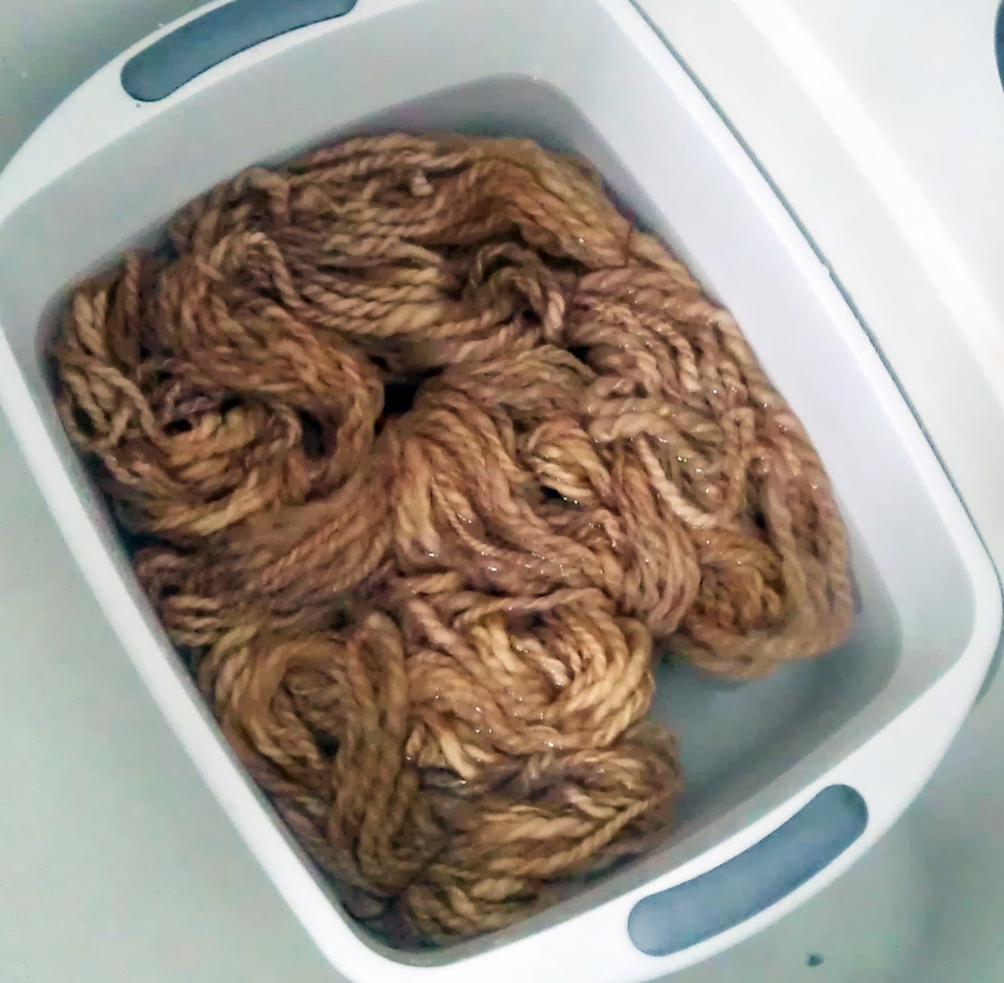 Handmade By Stefanie DIY Coffee Dyeing Yarn handmade-by-stefanie-diy-coffee-dyeing-yarn