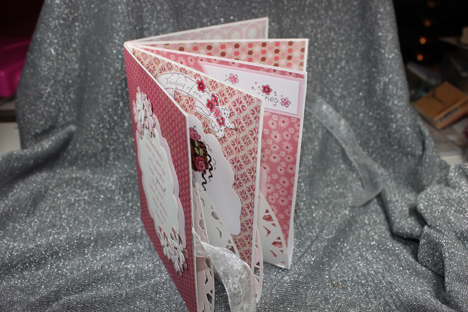 ONECRAZYSTAMPER.COM: Carousel Card Tutorial ONECRAZYSTAMPER.COM: Carousel Card Tutorial