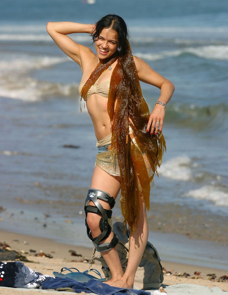 COOL FUNNY PICTURES Michelle Rodriguez Is Hunting Her Girl Friend With cool-funny-pictures-michelle-rodriguez-is-hunting-her-girl-friend-with