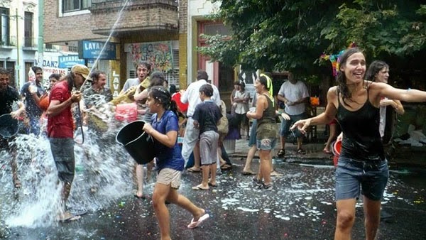 EL CARNAVAL: CARNAVAL EN ECUADOR