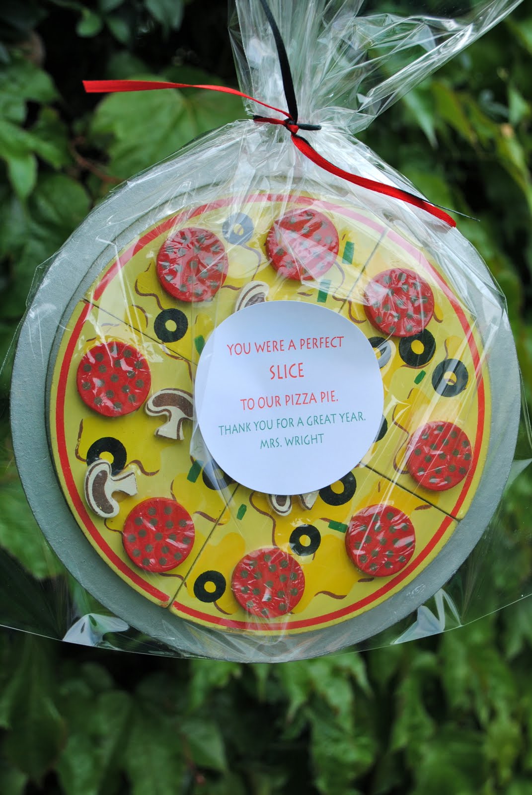 Jac o' lyn Murphy: End of the Year Pizza Party...