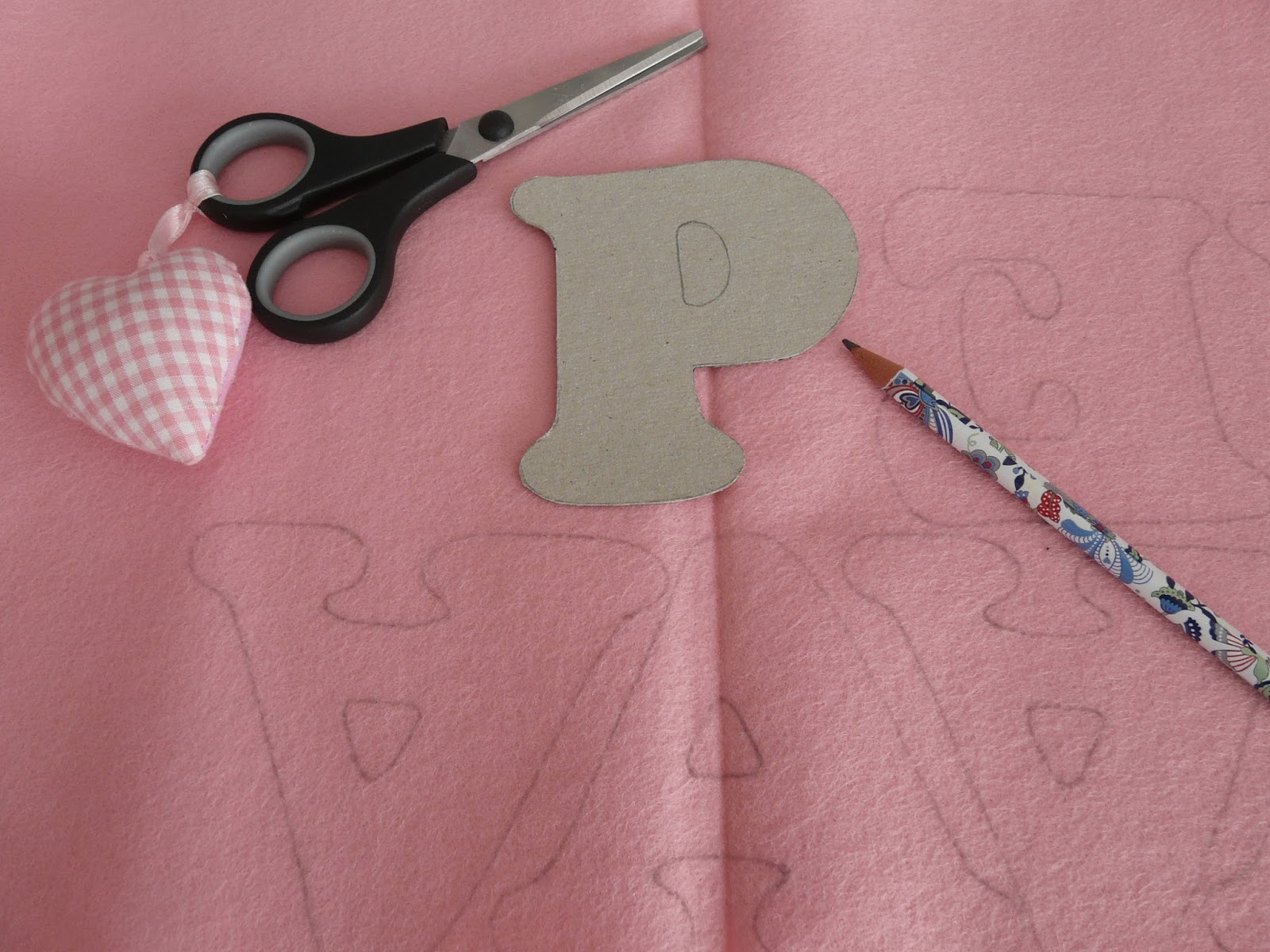 Como hacer letras de patchwork - Imagui