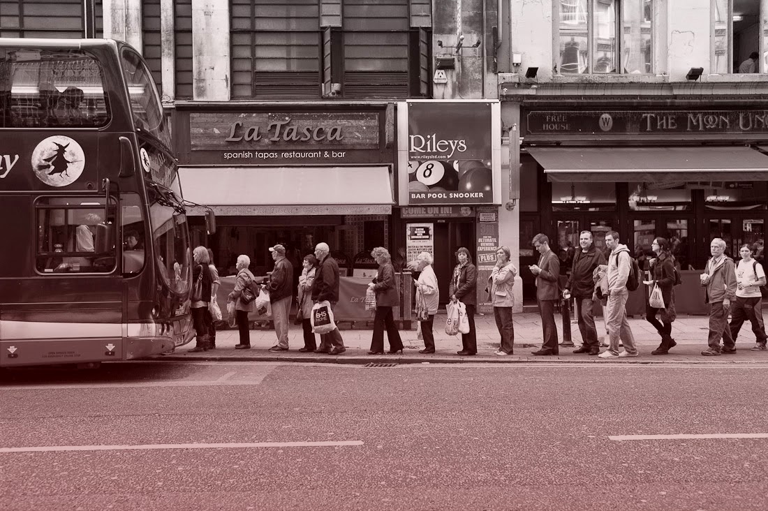 Algoritma untaian Antrian (queue) pada java | onDynamic