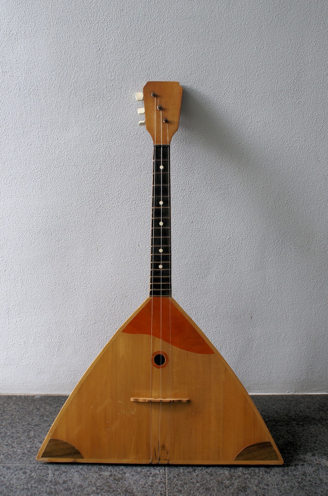 Musical Instruments: Lunacharsky Balalaika / Custodio Cardoso Pereira ... Musical Instruments: Lunacharsky Balalaika / Custodio Cardoso Pereira ...