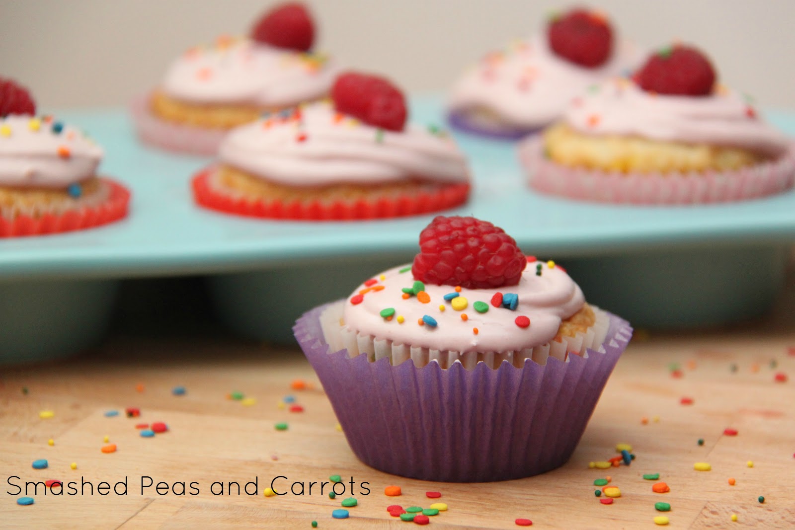 RECIPE: Raspberry Creme-Filled Cupcakes and a Pillsbury Funfetti ... RECIPE: Raspberry Creme-Filled Cupcakes and a Pillsbury Funfetti ...