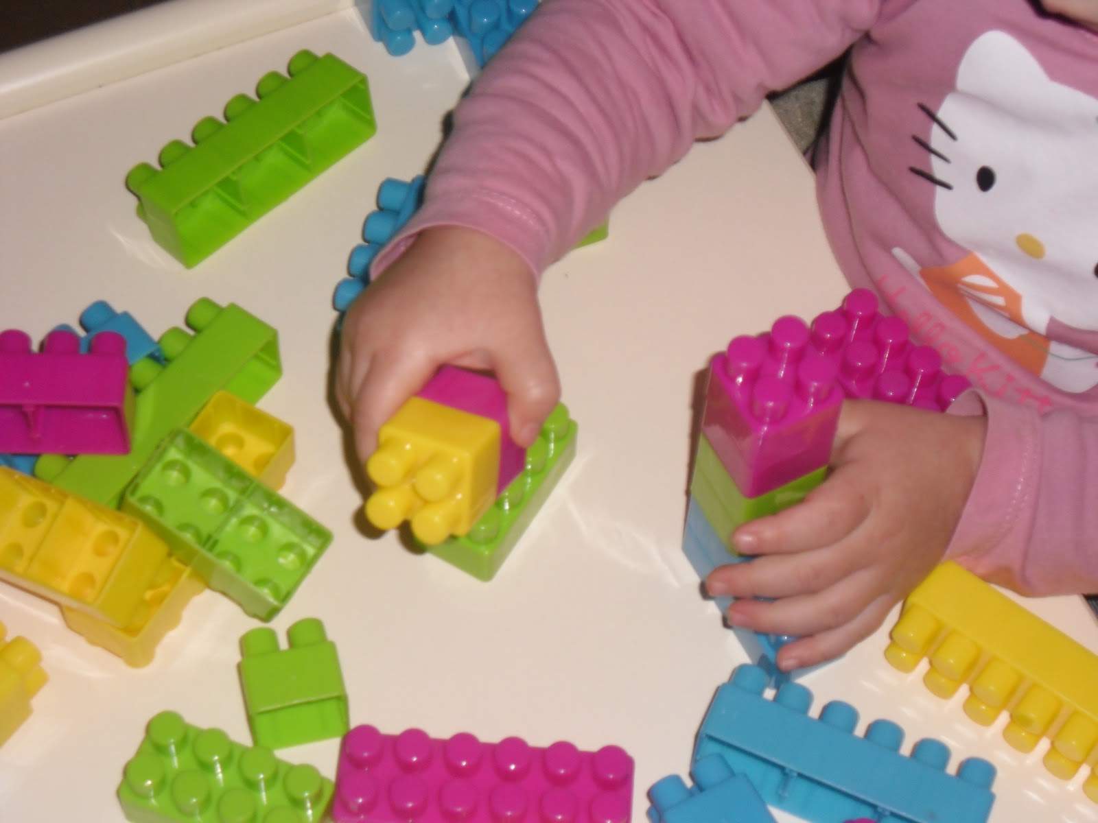 La jirafa: 134 - Figuras iguales con bloques de construcción