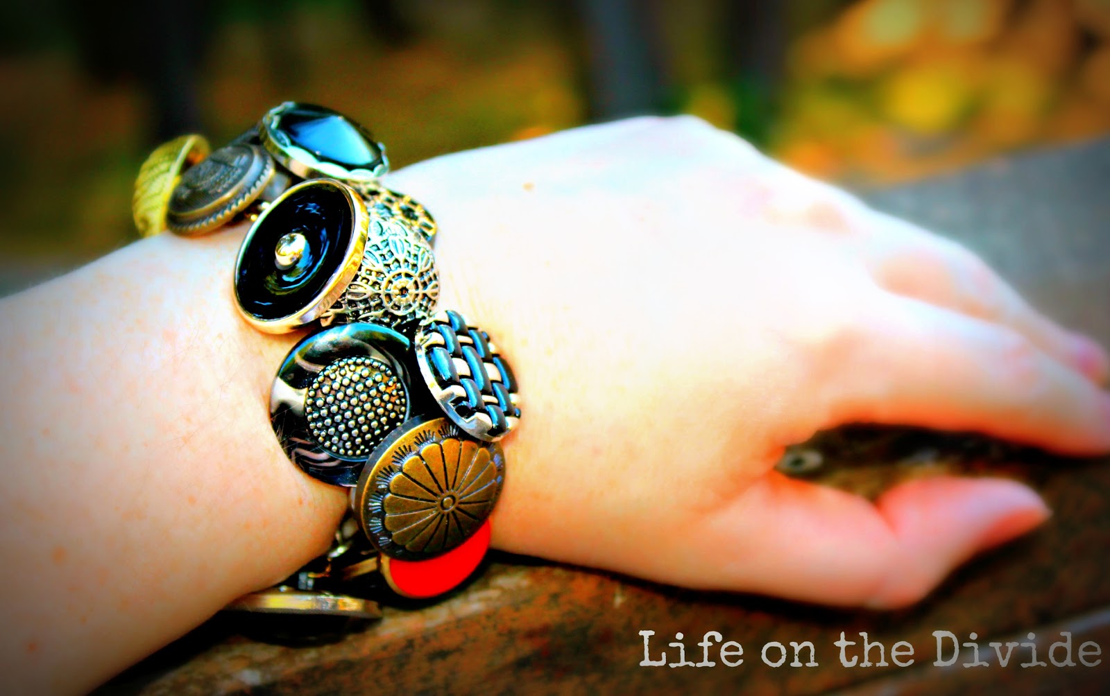 My Life On The Divide Easy DIY Button Bracelet Tutorial my-life-on-the-divide-easy-diy-button-bracelet-tutorial