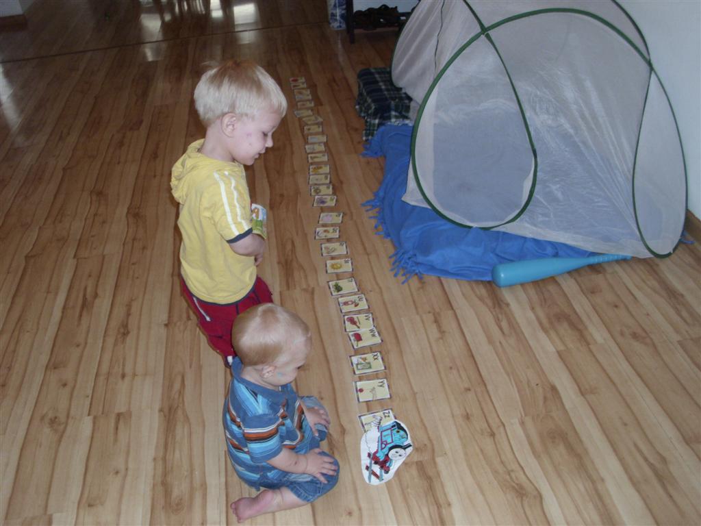 The Do-It-Yourself Mom: Train Themed Preschool Activity: Alphabet Trains