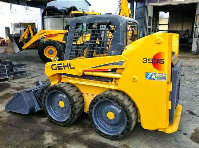 Miniincarcator Gehl SL 3935 Skid Loader