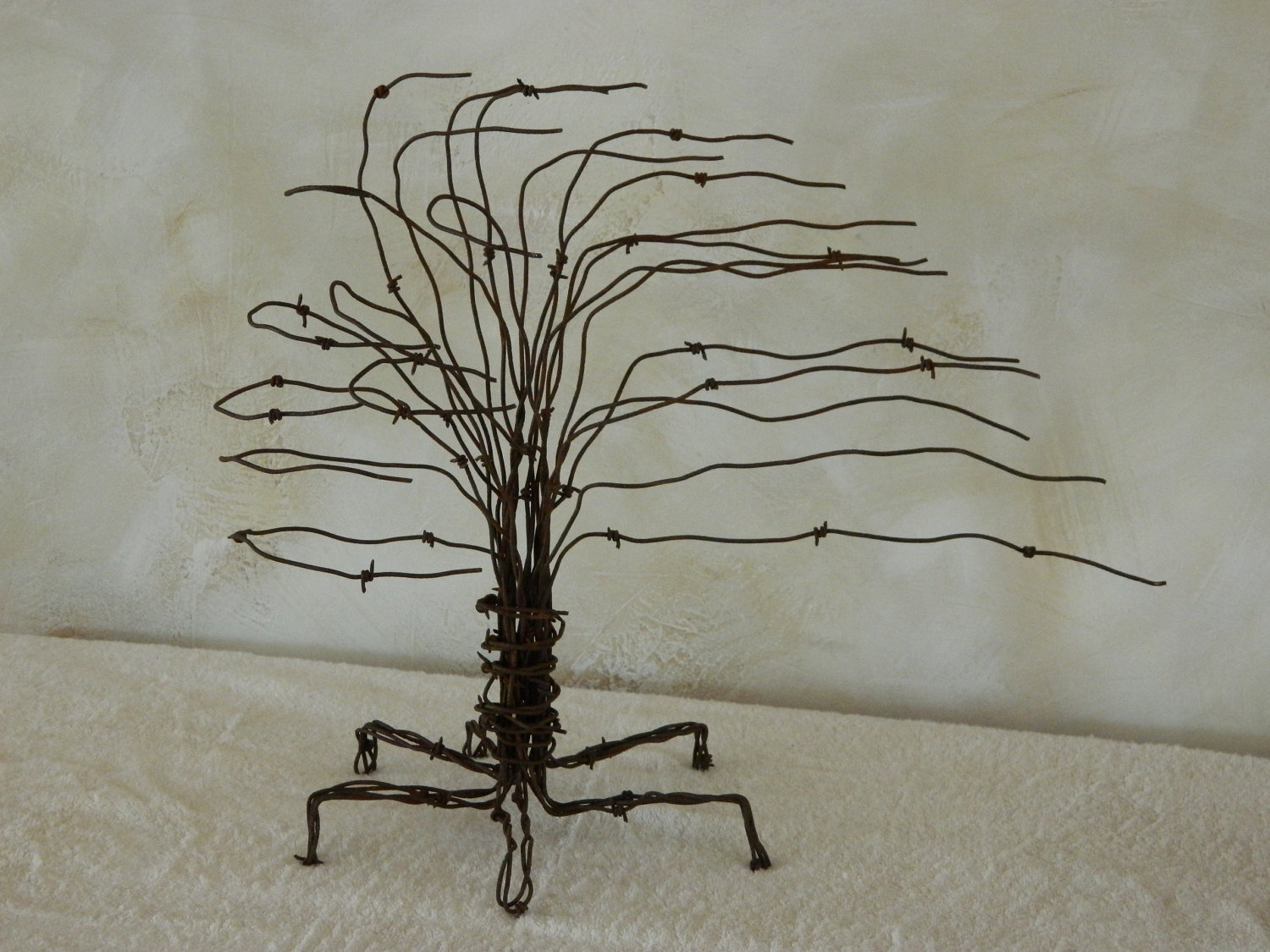 Dishfunctional Designs Beautiful Upcycled Barbed Wire Creations dishfunctional-designs-beautiful-upcycled-barbed-wire-creations
