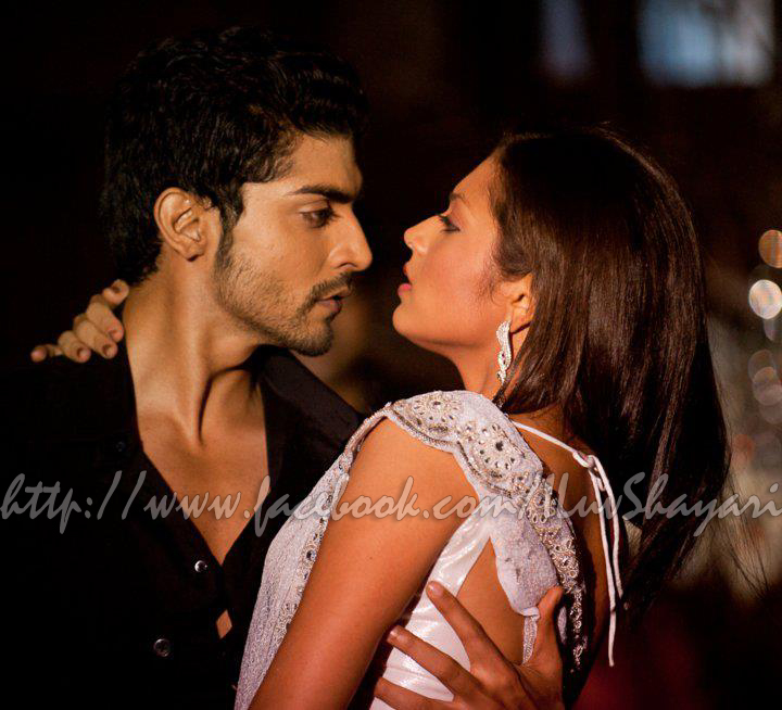 ILuvShayari: Mohabbat Sai Mukar Jana Zaruri Ho Gya Tha ILuvShayari: Mohabbat Sai Mukar Jana Zaruri Ho Gya Tha
