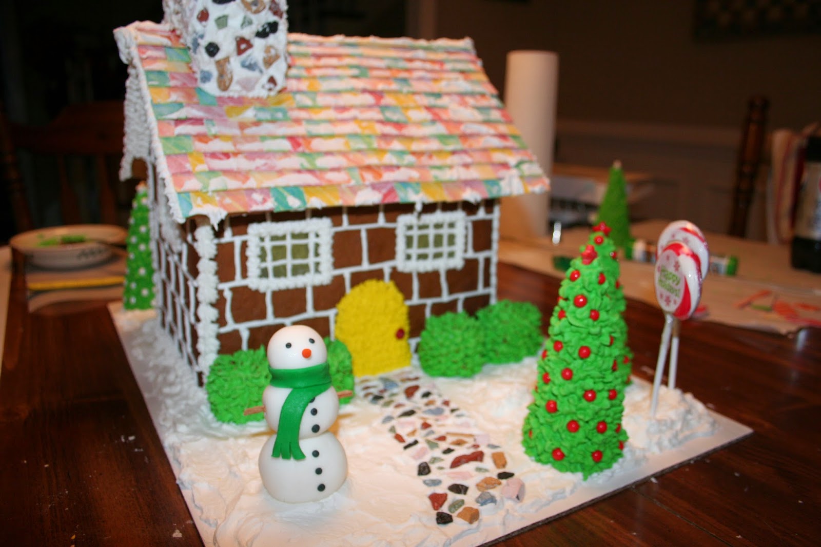 Whispers From Elizabeth: Make Your Own Gingerbread House, Part III