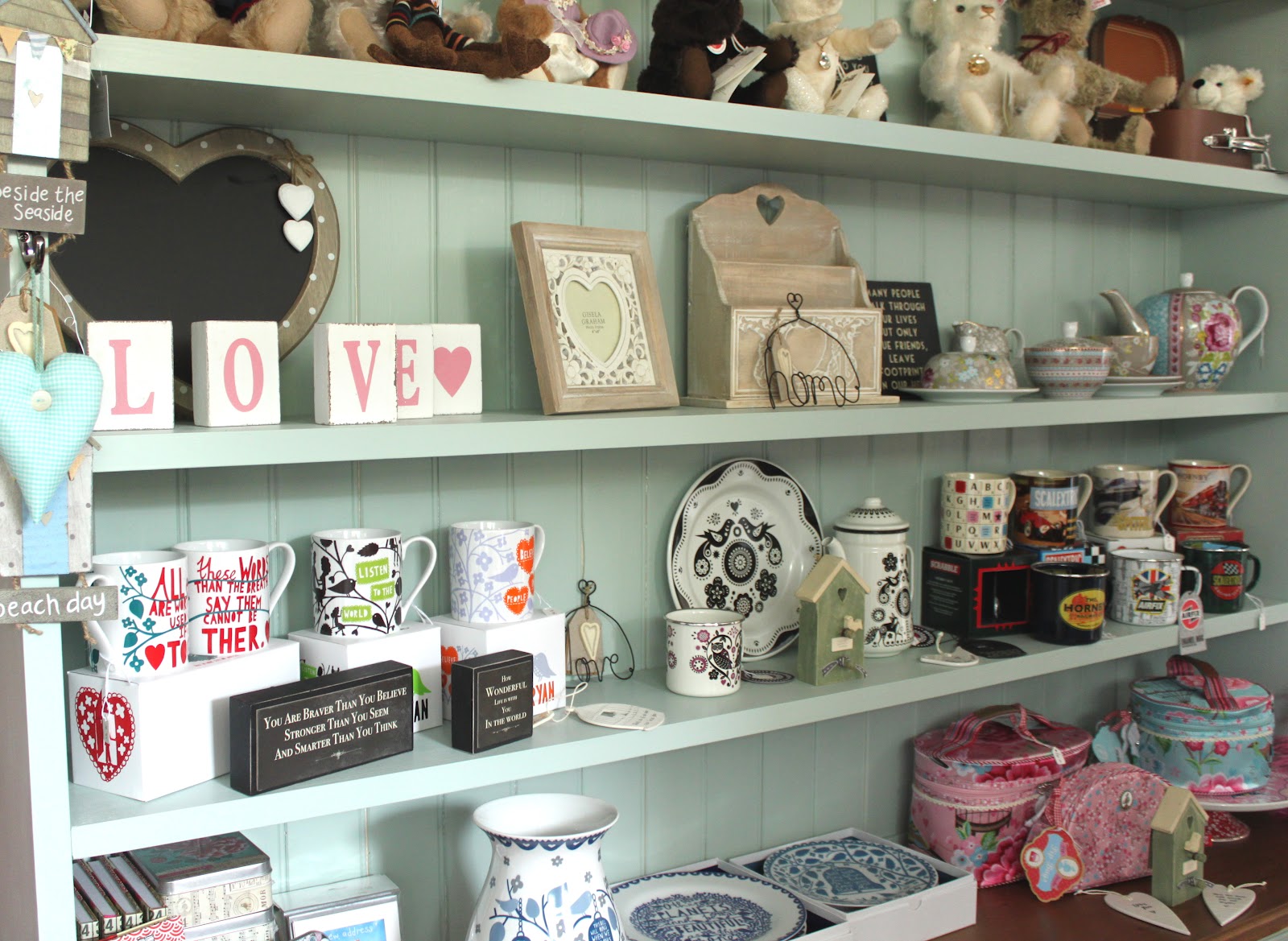Small Gift Shop Design Ideas small-gift-shop-design-ideas
