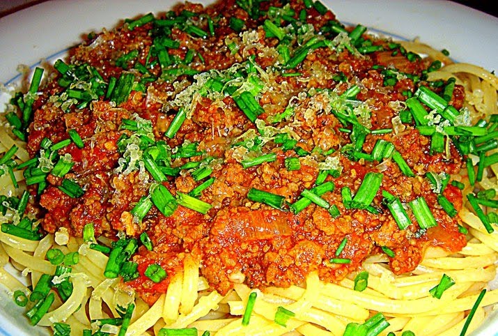 zefood's kitchen: * Spaghetti Polonaise