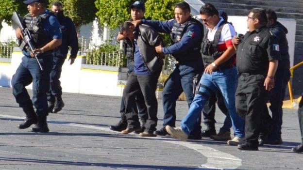 IMPREVISTOSNOTICIAS: DETIENEN A CUATRO PRESUNTOS SECUESTRADORES EN ... IMPREVISTOSNOTICIAS: DETIENEN A CUATRO PRESUNTOS SECUESTRADORES EN ...