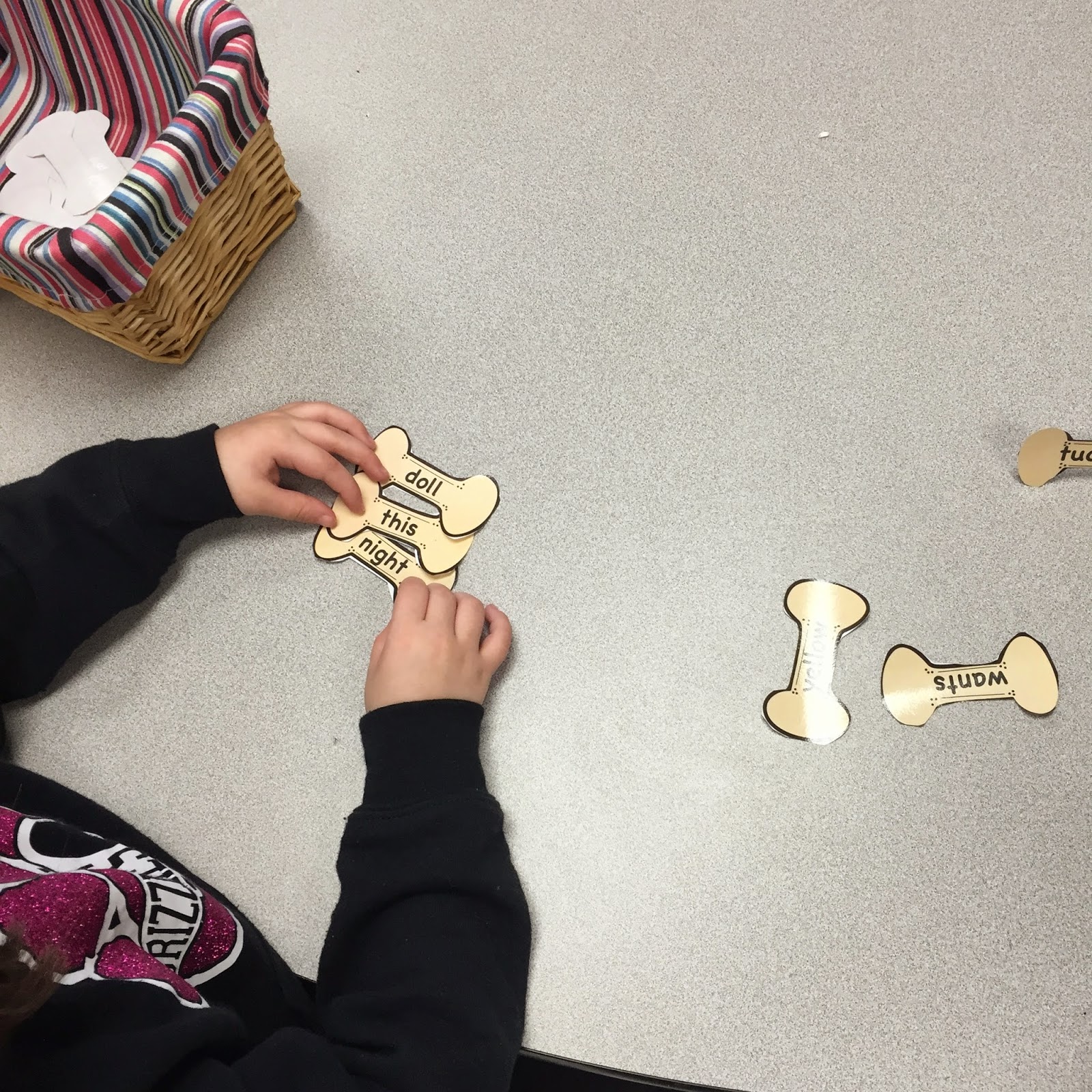 How to use the Book Biscuit to Teach Verbs - Dynamic Learning