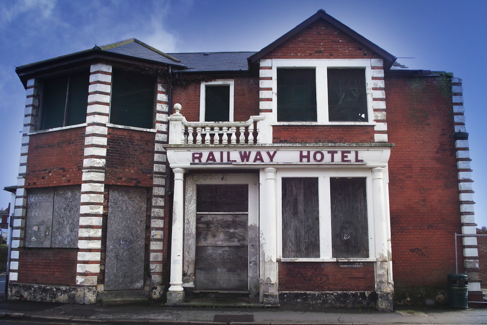 Rachel Lindsey Portfolio A Level Photography Run Down Hotel rachel-lindsey-portfolio-a-level-photography-run-down-hotel