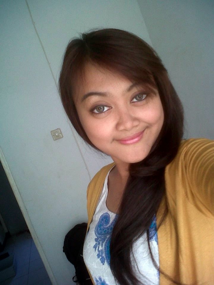 Nadia Ayam Kampus Toket Gede Cewek Bispak Lagi Pipis | Rina Soleha