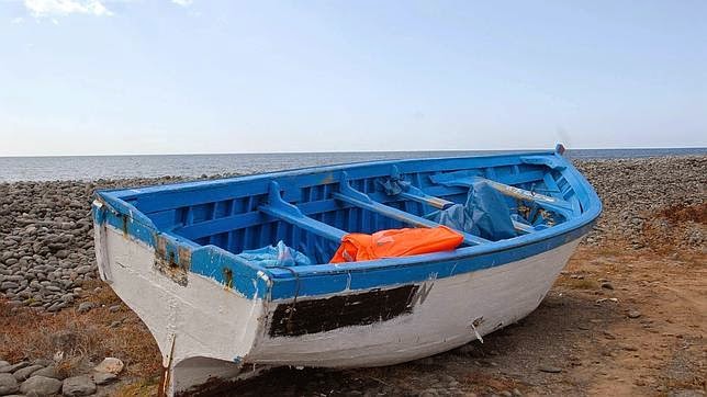 Llega una patera a la Playa de La Laja. | grancanariatv.com Noticias y ... Llega una patera a la Playa de La Laja. | grancanariatv.com Noticias y ...