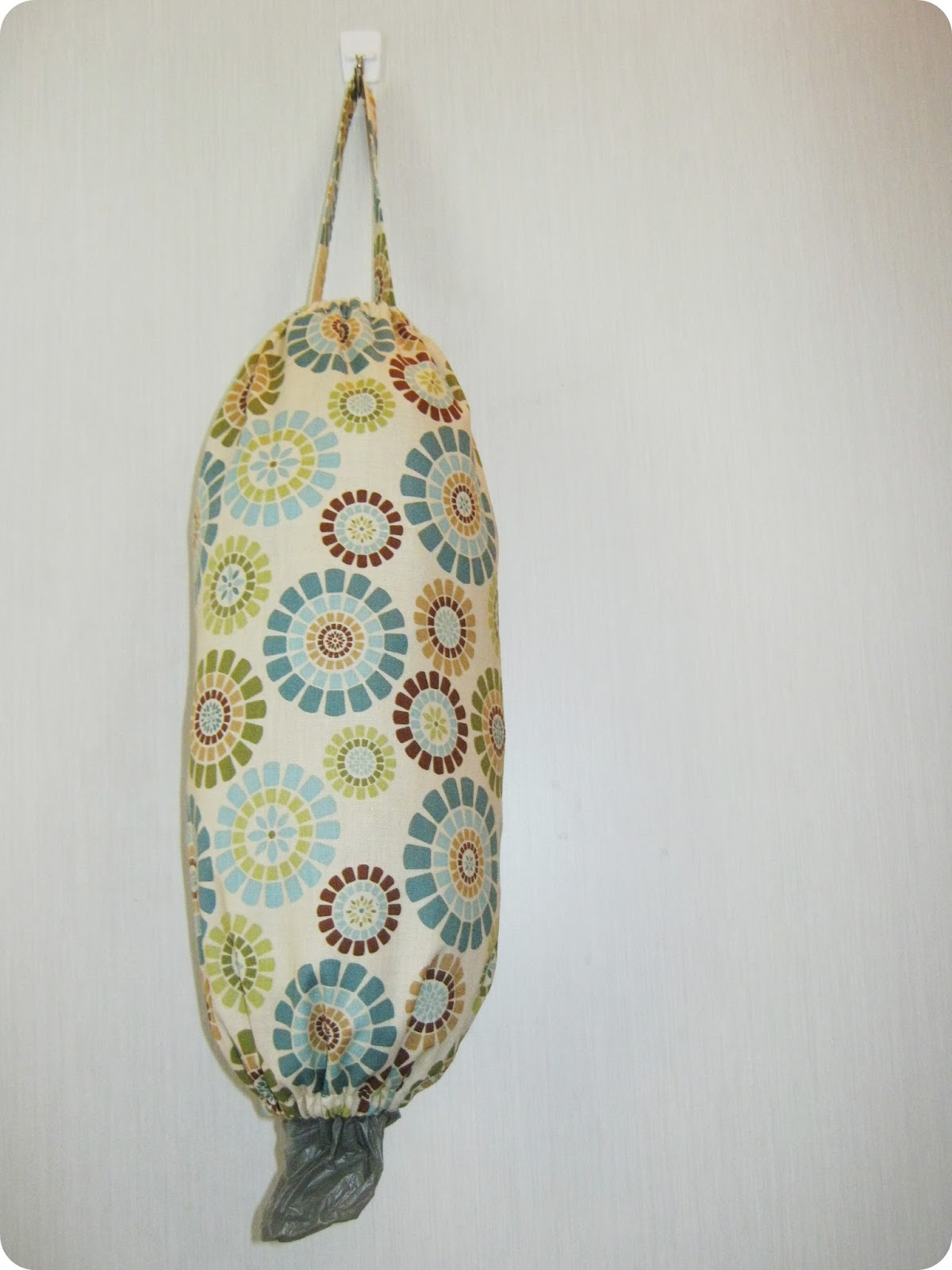 STITCH By Fay Tutorial Grocery Bag Dispenser 1 stitch-by-fay-tutorial-grocery-bag-dispenser-1
