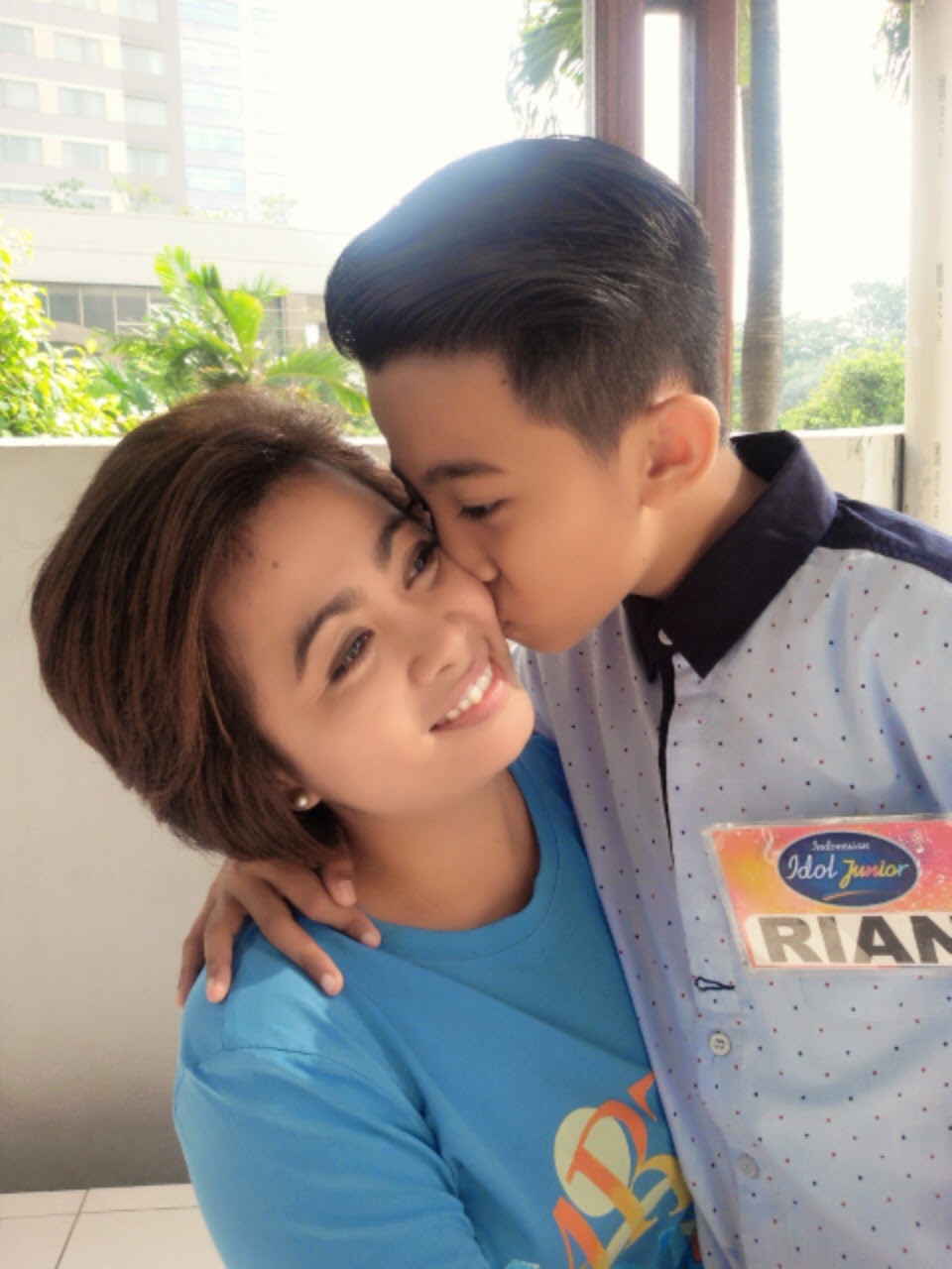 MediaElang.com: "BAGIKU SEORANG IBU ADALAH PAHLAWANKU" RIAN INDONESIAN IDOL JUNIOR